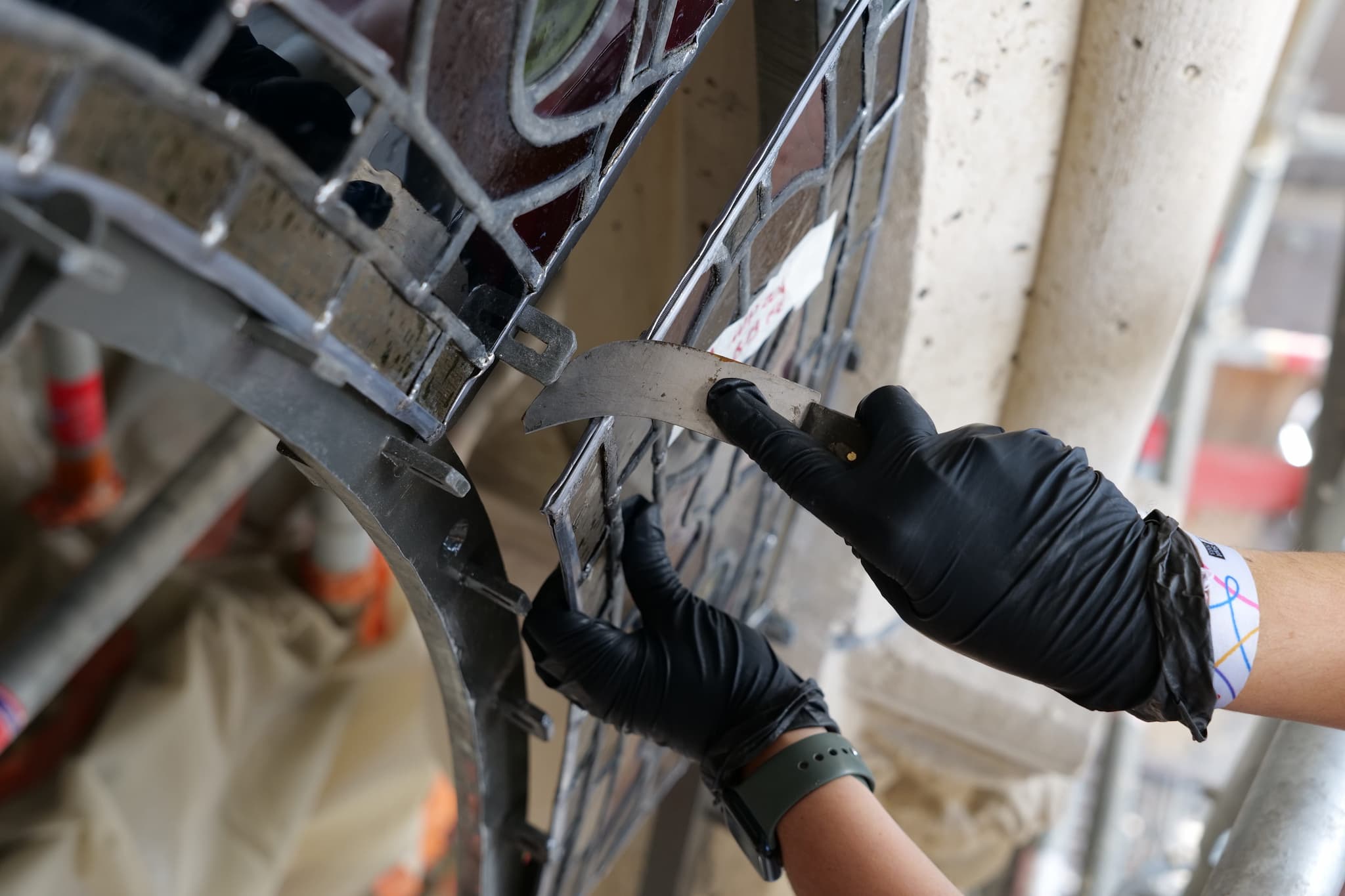 Rebâtir Notre-Dame de Paris - Fin de la repose des vitraux